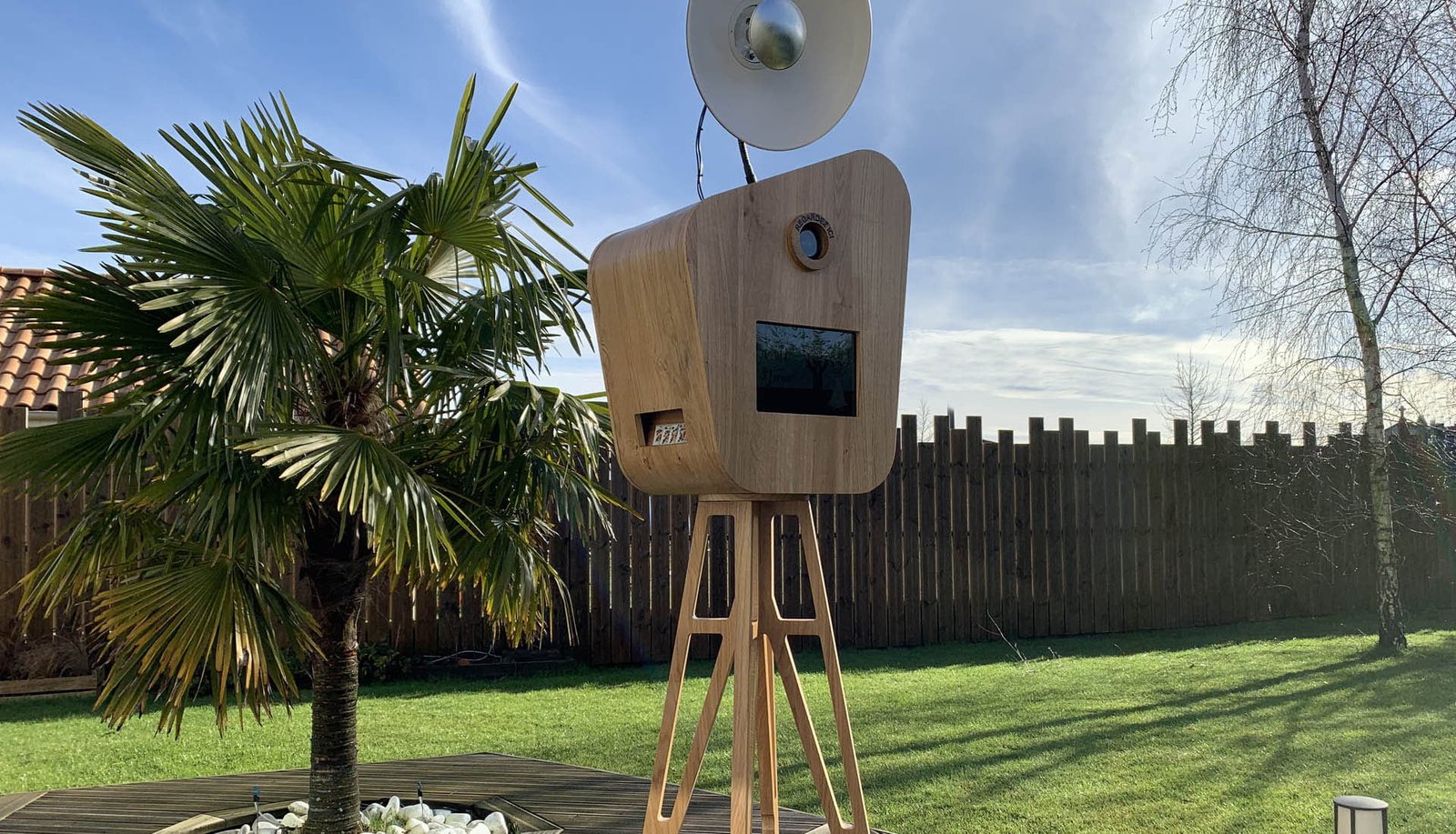 Un concept unique de borne photobooth en bois à Niort